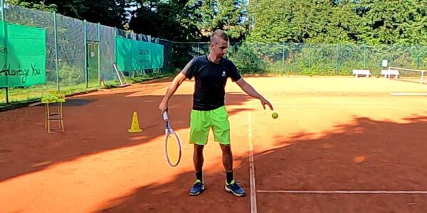 5 Tennis Aufschlag Tipps: Verbessere Dein Training